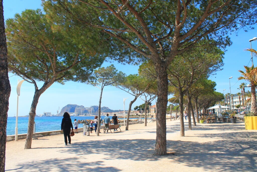 Promenade littorale à La Ciotat : balade famille bord de mer